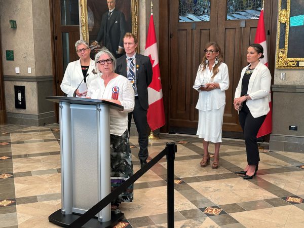 Canada introduces Métis self-government bill - Otipemisiwak Métis ...